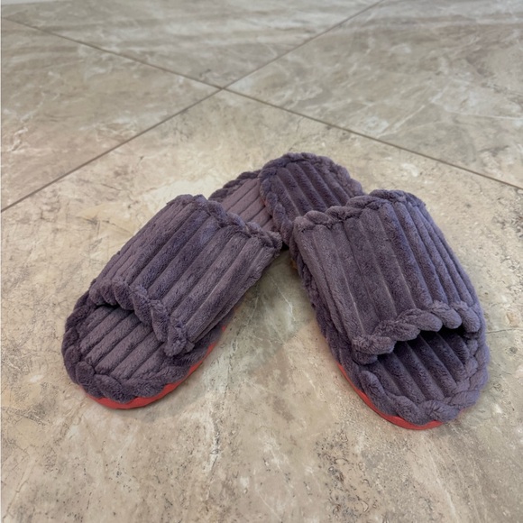 Shoes | Womens Slippers Size 75 | Poshmark